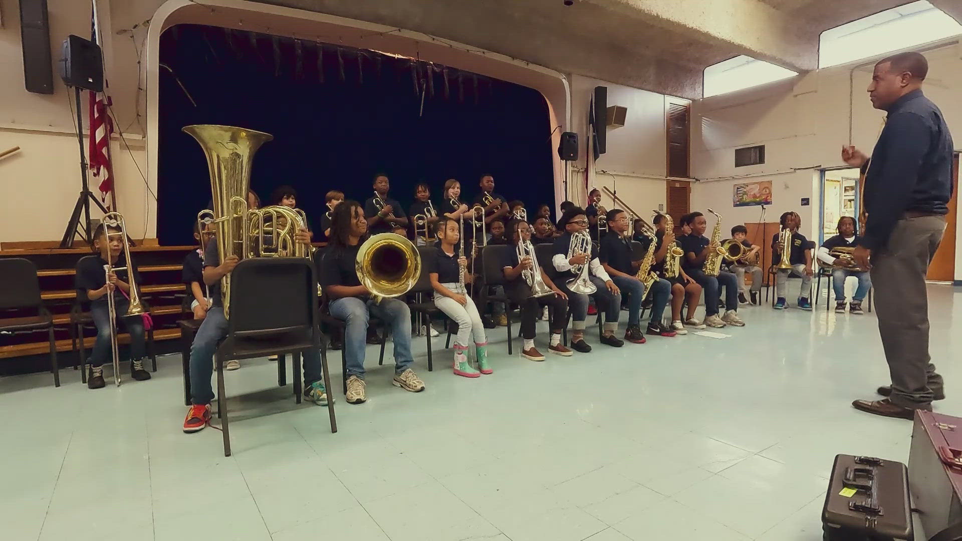 Grammy-nominated musician turn band director inspires Texas students | khou.com