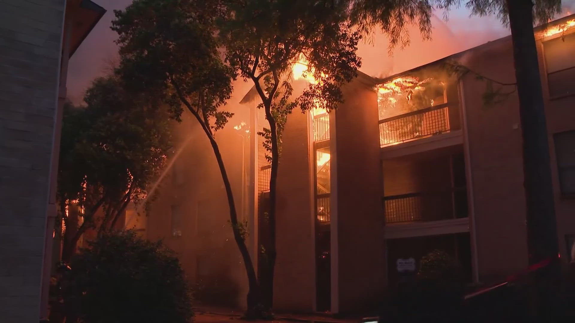Apartment fire near Westpark Tollway and Synott in west Houston | khou.com