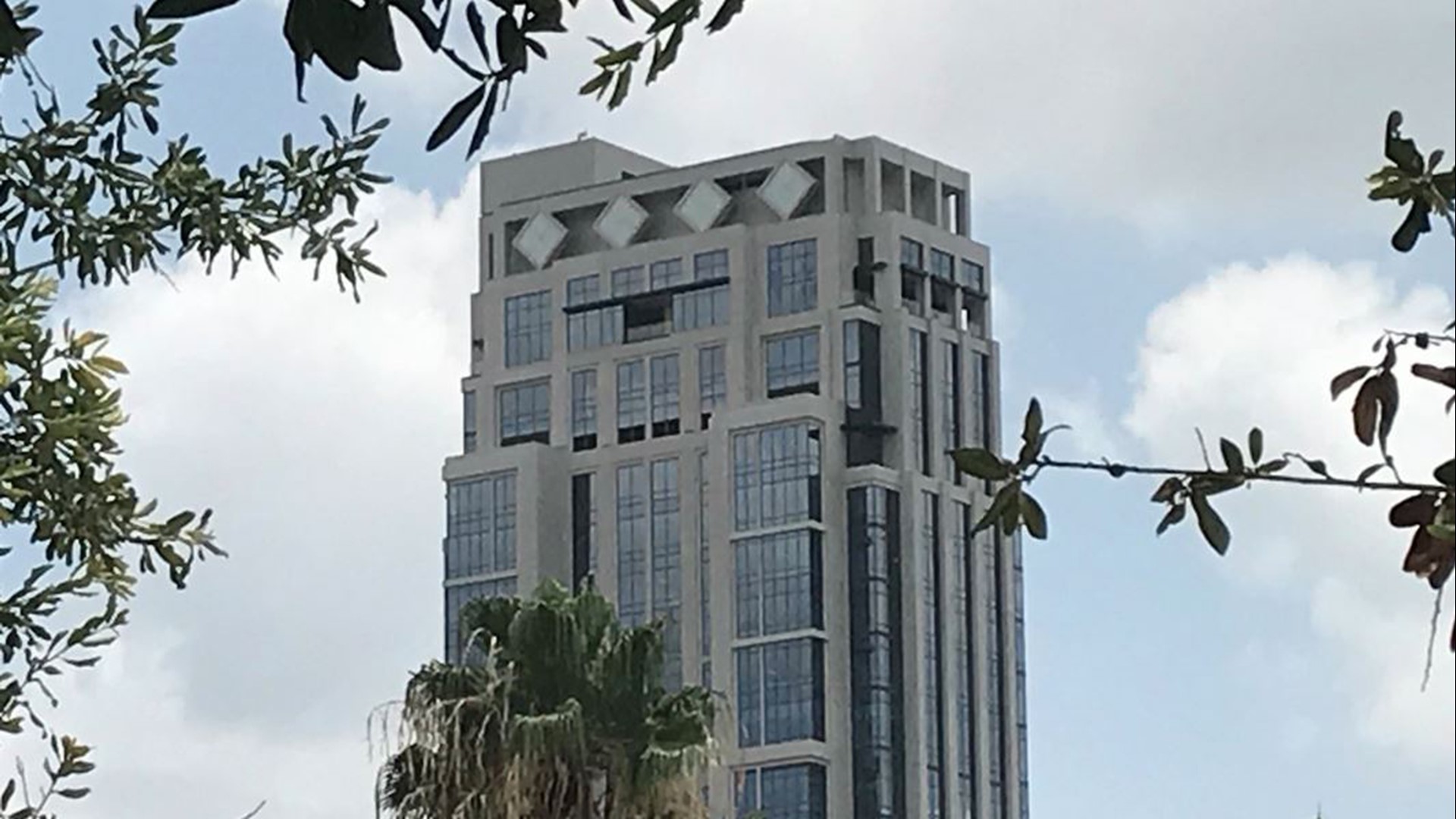 Tilman Fertitta’s new $400M hotel faces payment disputes | khou.com