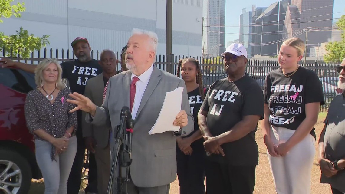 Attorney representing AJ Armstrong in federal lawsuit claims blood ...