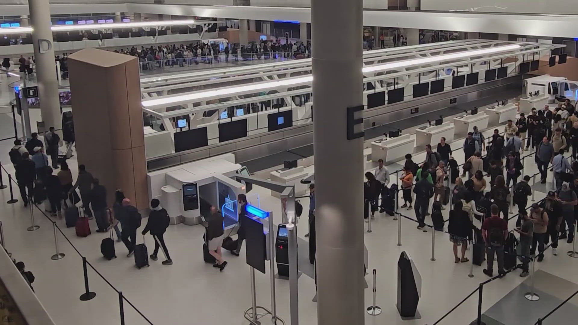 Long TSA lines ease at Bush Airport, but flyers still urged to plan ahead | khou.com