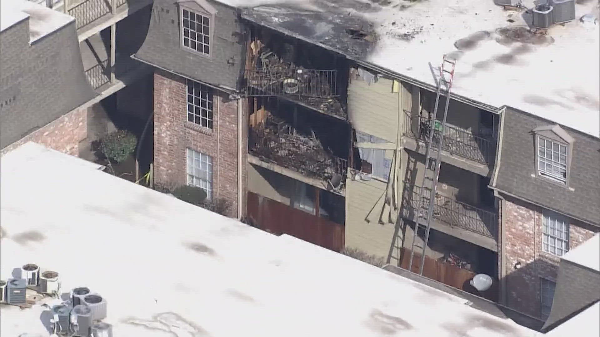 No cause on southwest Houston apartment complex fire | khou.com