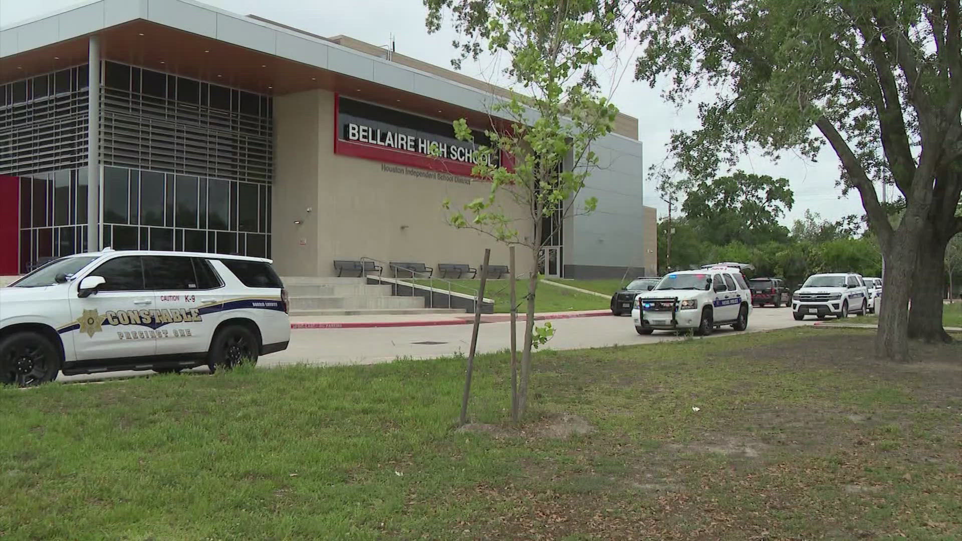 Bellaire High School enters secure mode after text threat | khou.com