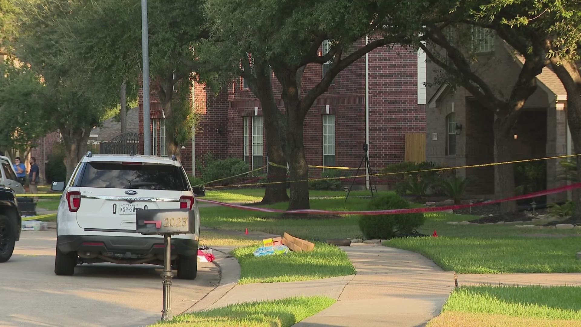 Man stabs mother at Sugar Land home, police say | khou.com
