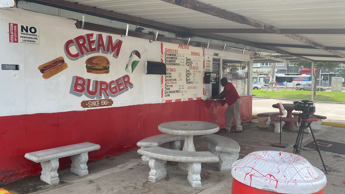 Cream Burger in Houston's Third Ward celebrates 60 years in business ...