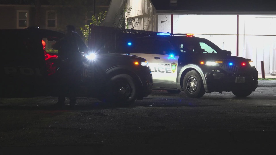 Store clerk shot several times during robbery, Houston police say ...
