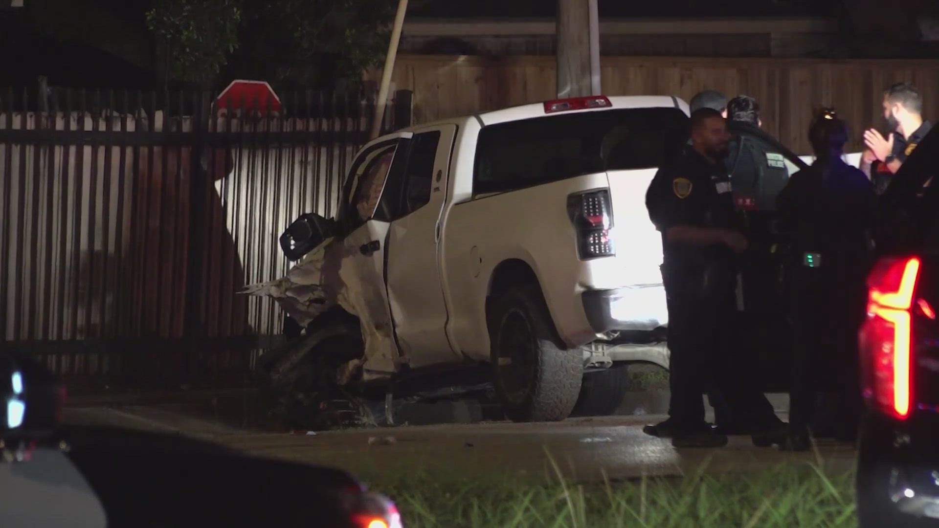 Chase ends in crash at Telephone and Dixie after carjacking, HPD says ...