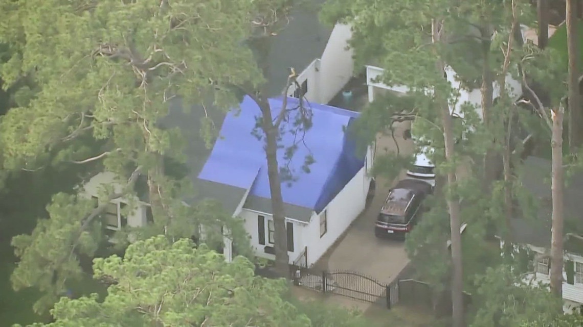 VERIFY: Blue tarps are not being offered for free by the federal ...