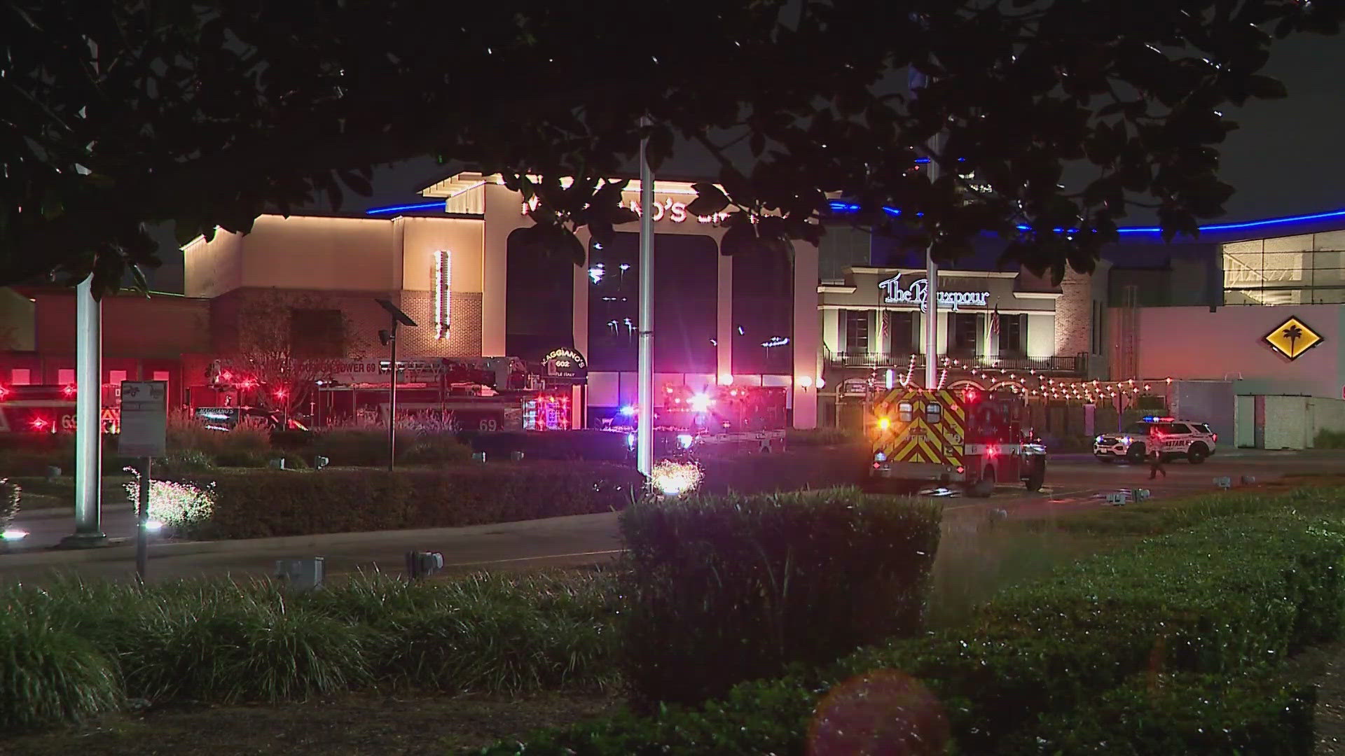 Memorial City Mall evacuated after ammonia leak at ice rink | khou.com