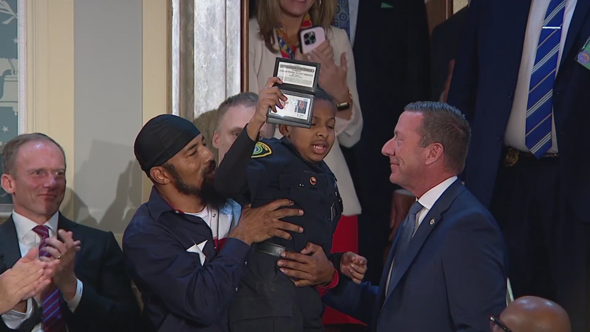 Teen with terminal cancer honored as Secret Service Agent at Congress | khou.com