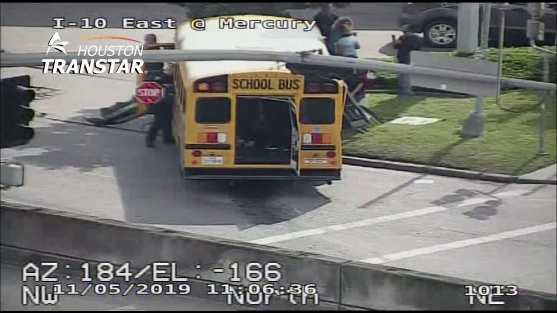 Chase ends in crash involving school bus along I-10 East | khou.com