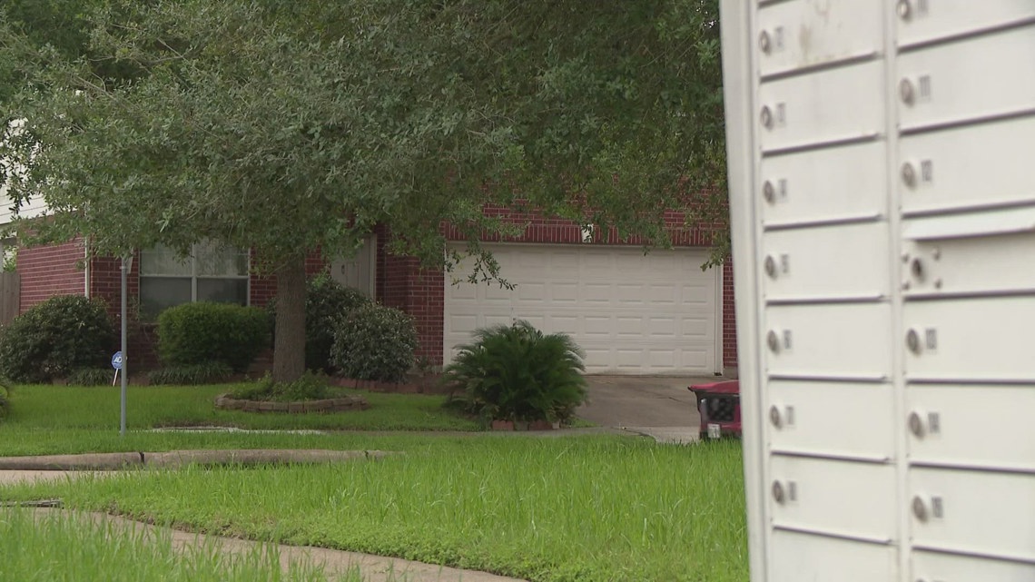 Mission Bend residents fed up with stolen mail | khou.com
