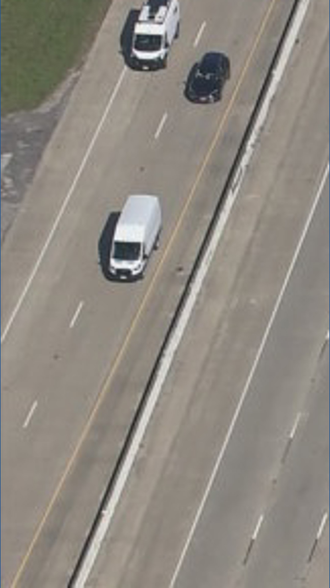 Fatal 10-vehicle crash shuts down I-10 near Anahuac | khou.com
