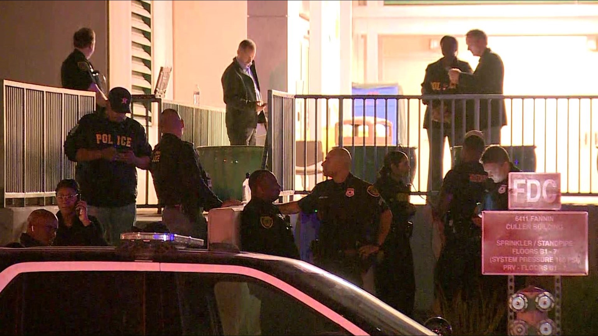 Five Houston Police Department officers shot; two in critical condition ...