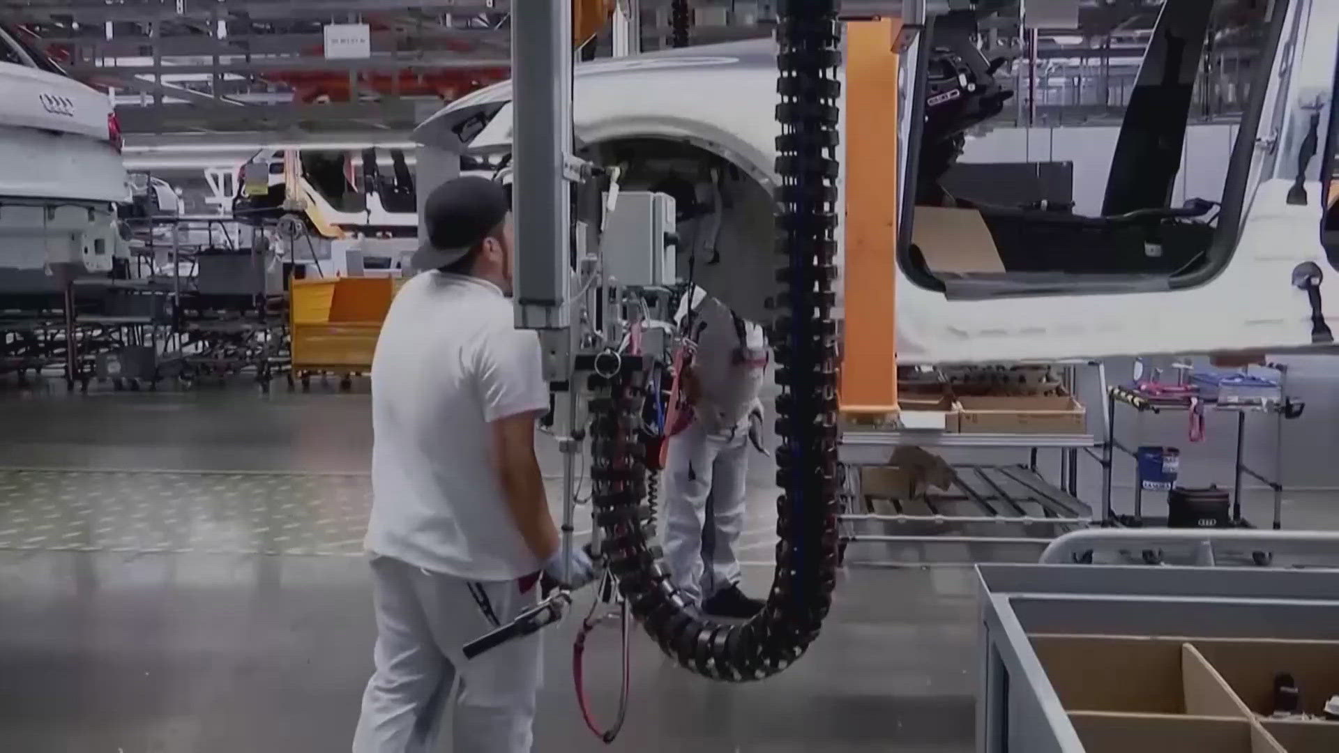 Exaggerated tire rims ('swangers'): Are they legal? | khou.com