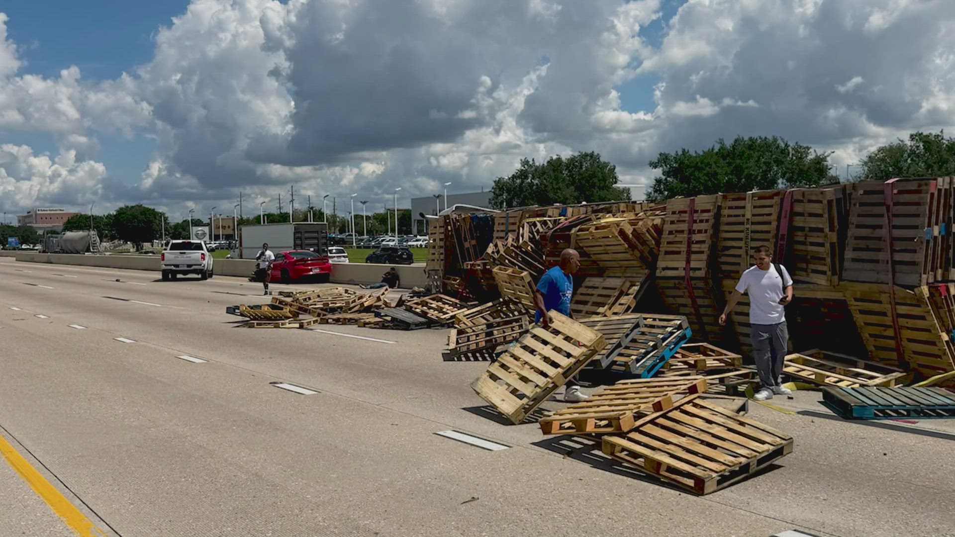 Police investigating deadly crash along Eastex Freeway near Tidwell ...