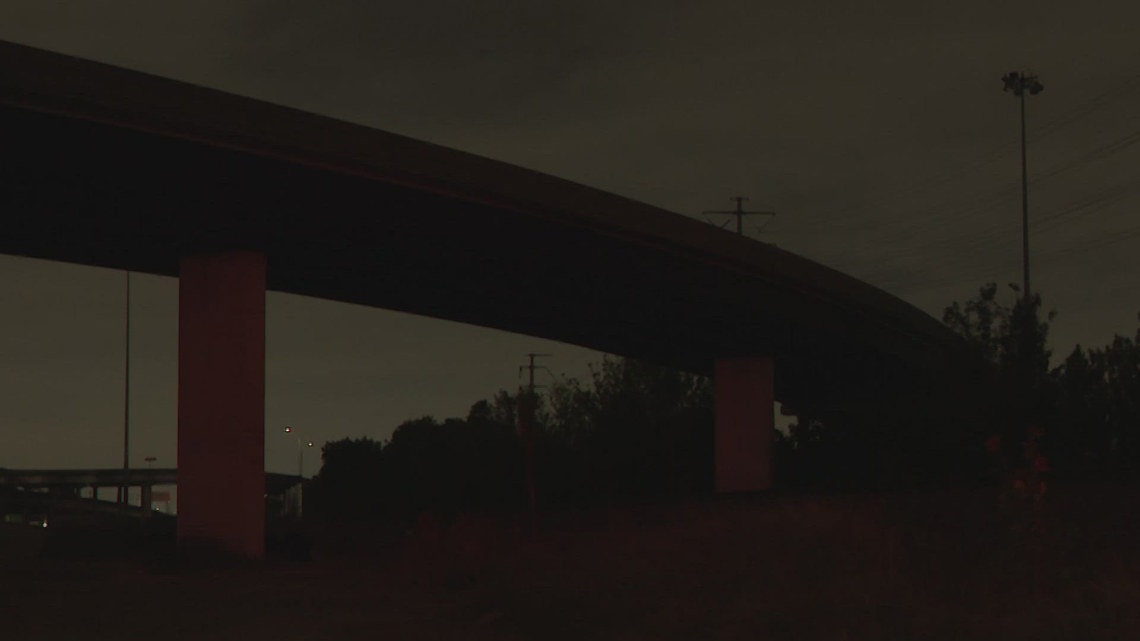 Hundreds of streetlights are out across Houston, but who’s in charge of ...