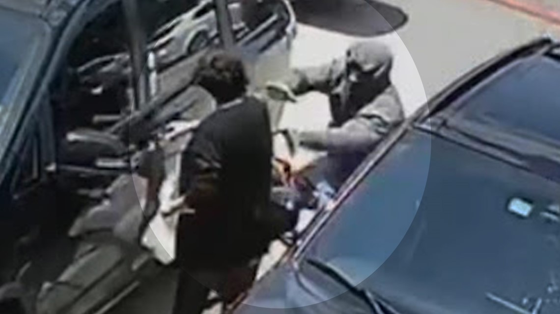 VIDEO: Woman followed from Houston bank and robbed, HPD says | khou.com