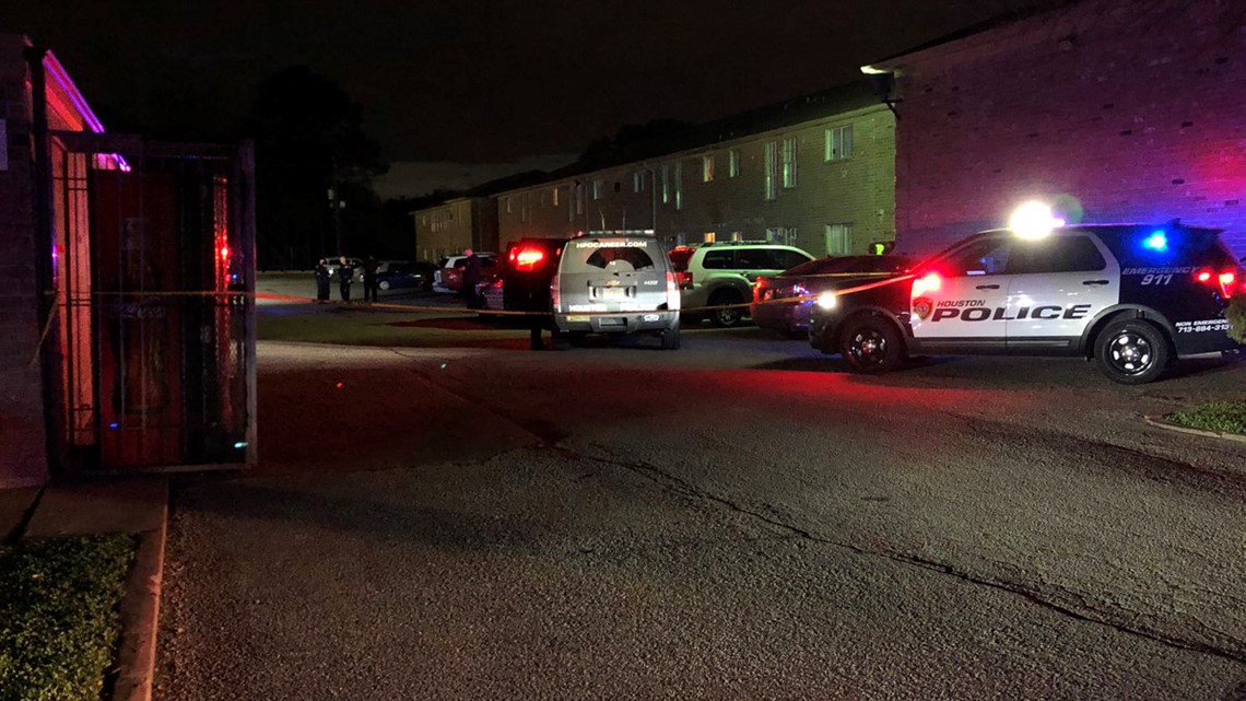 1 bystander killed, another injured in shooting during fight | khou.com