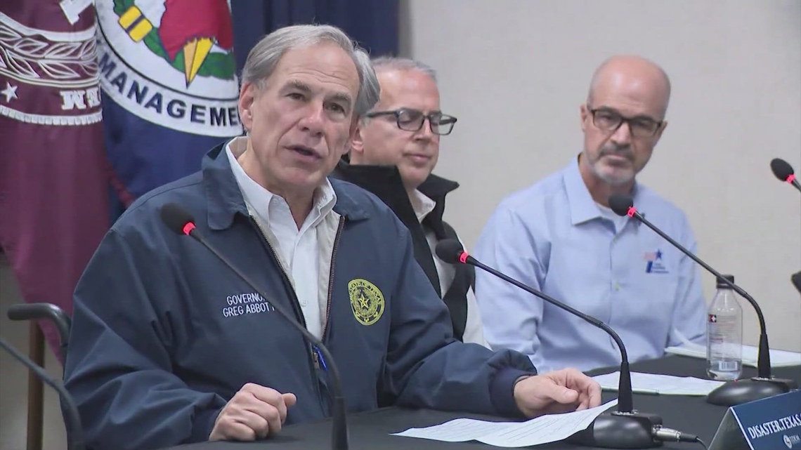Samuel Peña out as Houston Fire Chief, replaced by Thomas Muñoz | khou.com