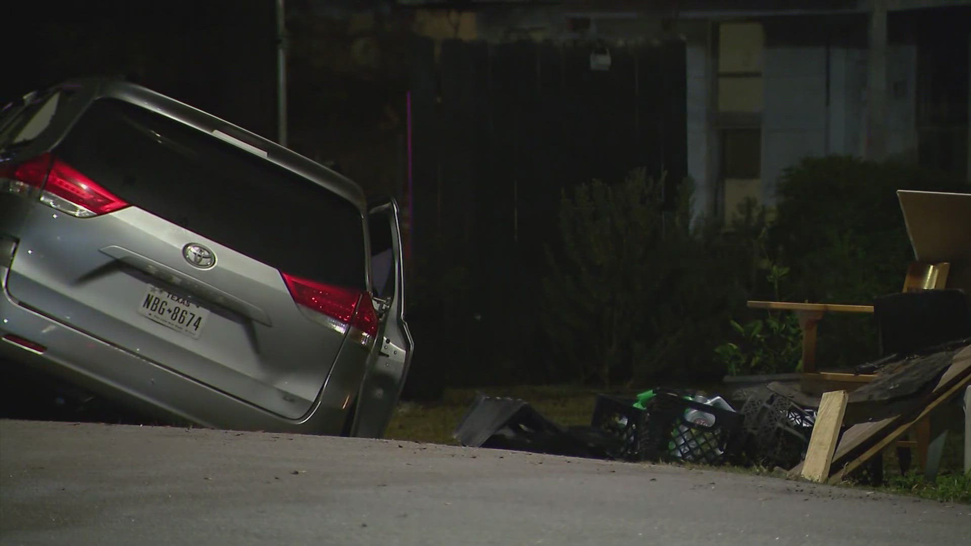 HPD: Woman killed in South Houston after being pinned between cars ...