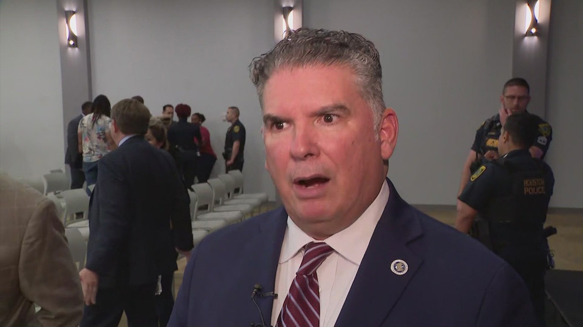 Houston city councilmember hosts meet and greet with new Police Chief ...