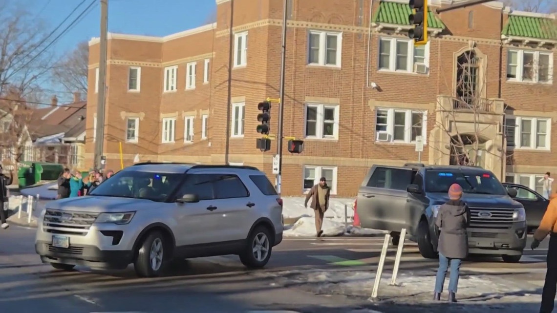 New video shows scuffle between Alex Pretti, ICE agents days before he ...