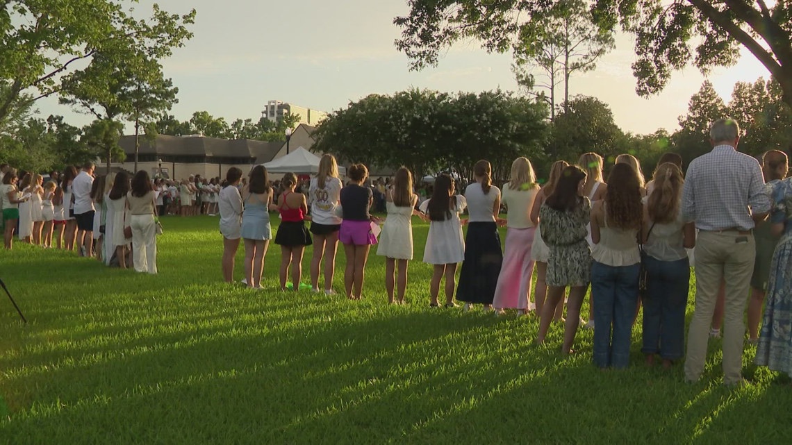 Camp Mystic community mourns Texas flood victims at Houston church ...