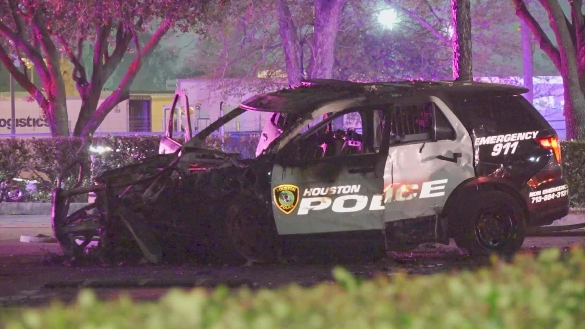Houston, Texas crime: Police chase leaves innocent driver injured ...