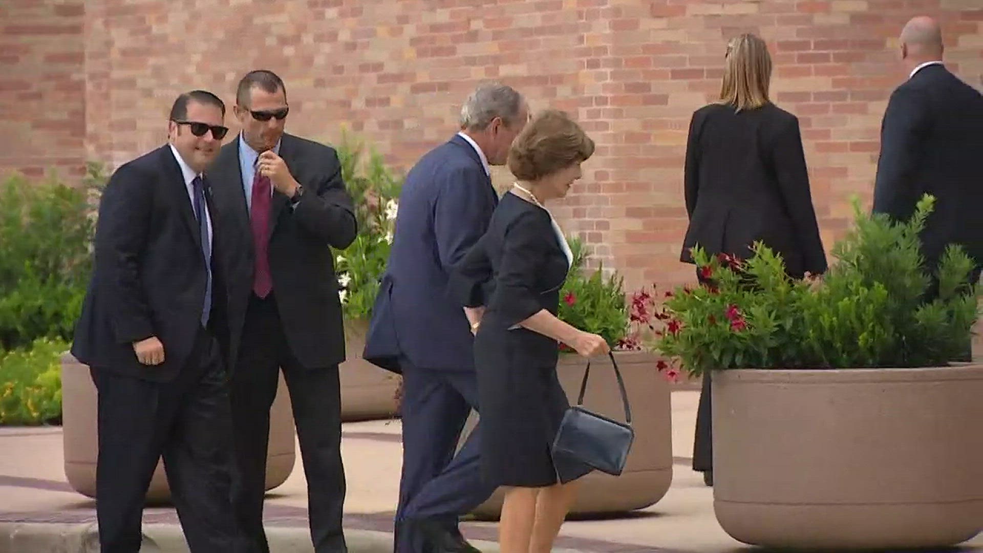 Gov. Mark White remembered at funeral service in Houston | khou.com