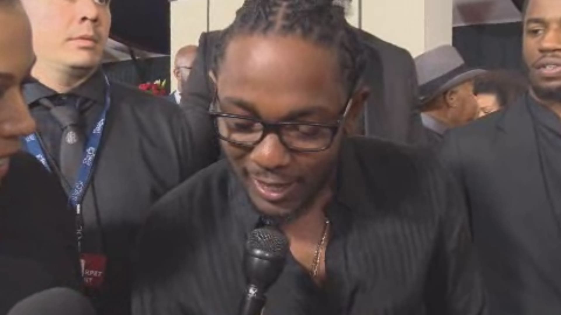Devi Dev catches up with Kendrick Lamar on the GRAMMY red carpet | khou.com