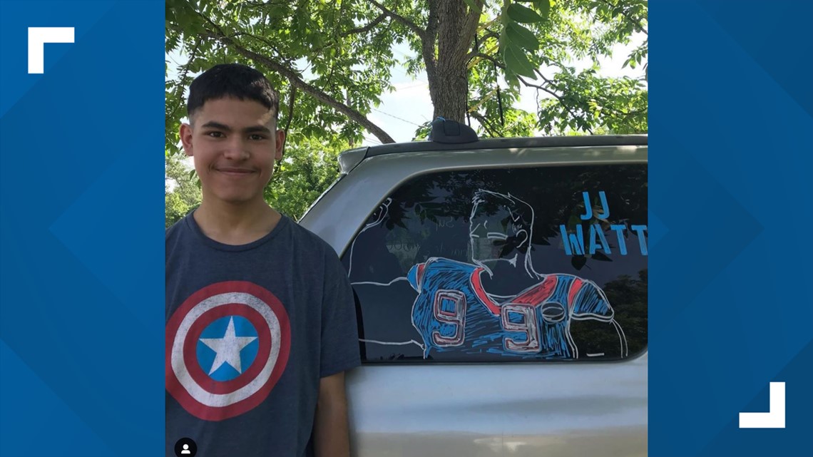 Houston teen Adrian Dean makes draws amazing art on cars | khou.com