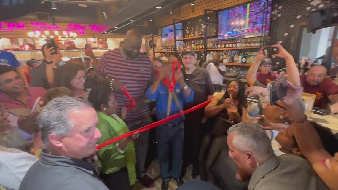 Shaquille O'Neal attends grand opening of Big Chicken in Houston | khou.com