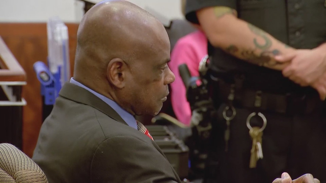 Jury deliberates sentencing in Gerald Goines murder trial | khou.com