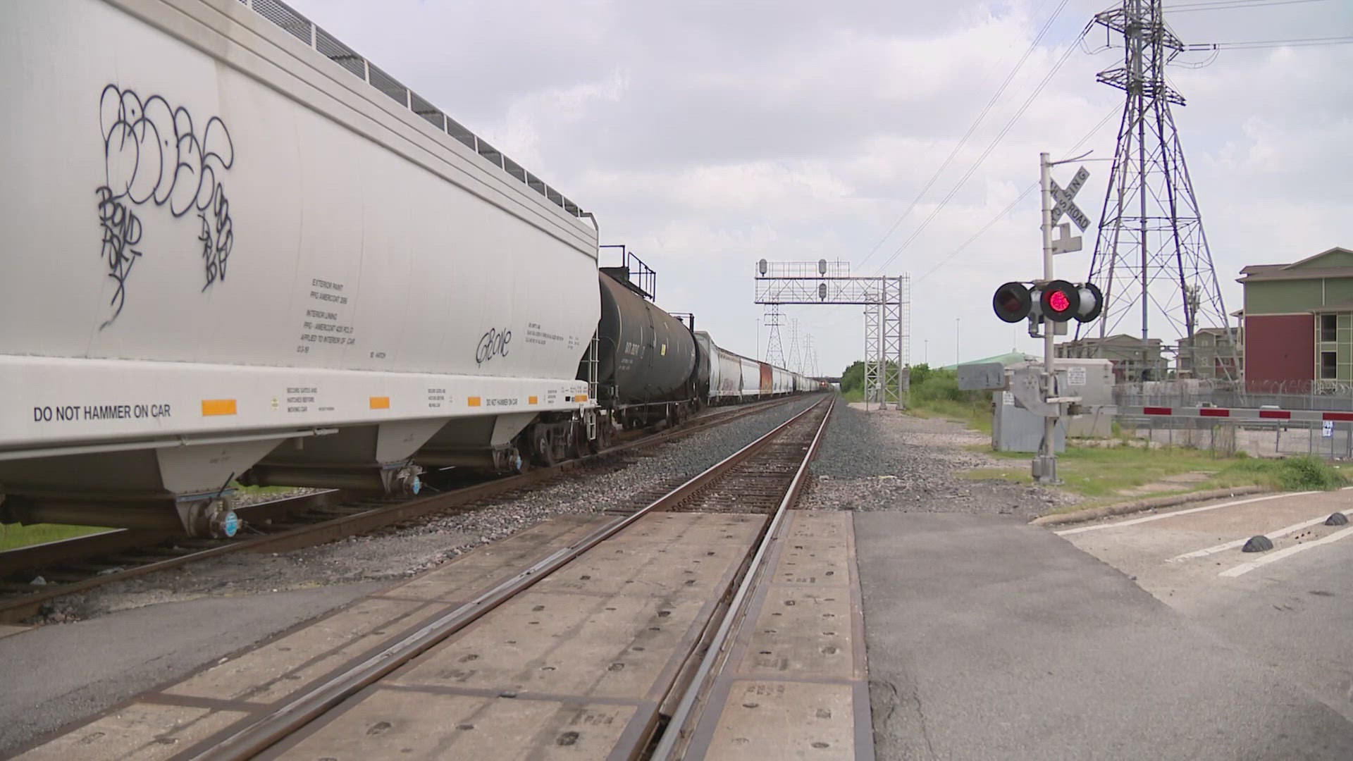 Texas leads the nation in blocked railroad crossings, according to ...
