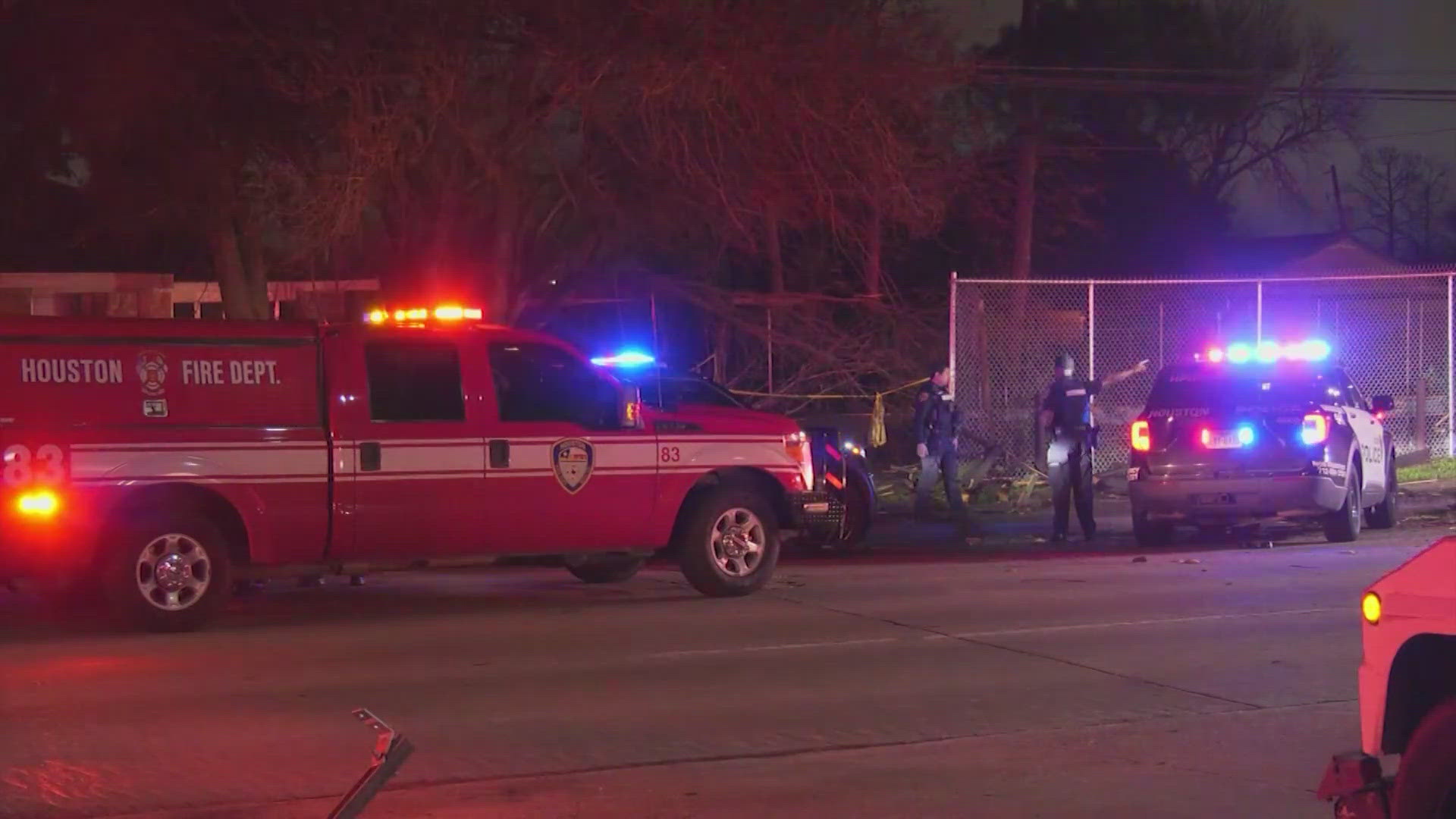 Man dies after crashing truck into pool on Boone Road | khou.com