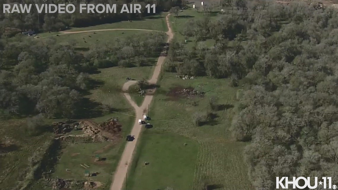 Raw video: Air 11 over deadly plane crash near Fulshear | khou.com