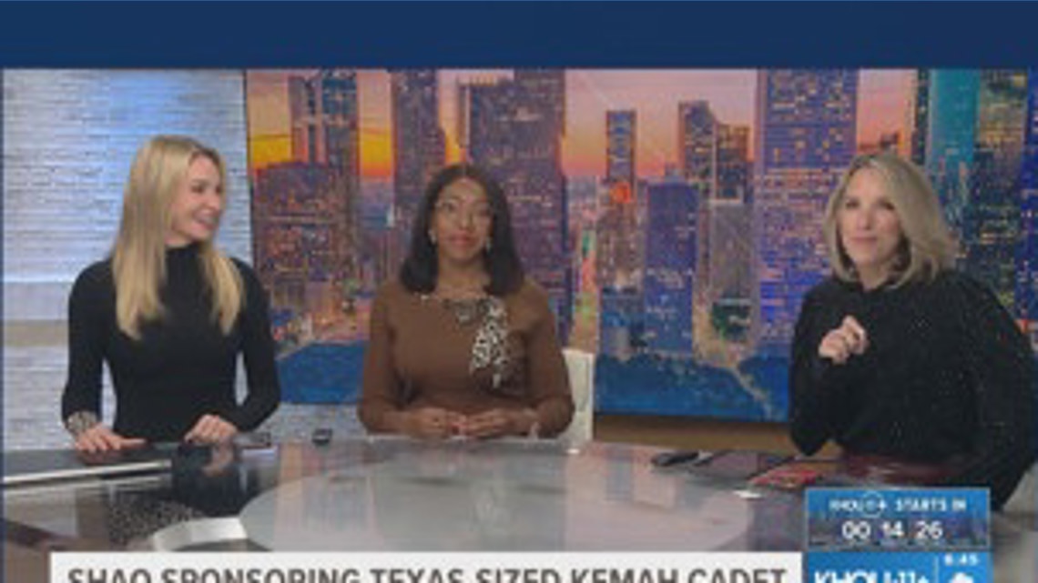 NBA legend Shaquille O’Neal given Kemah Police badge | khou.com