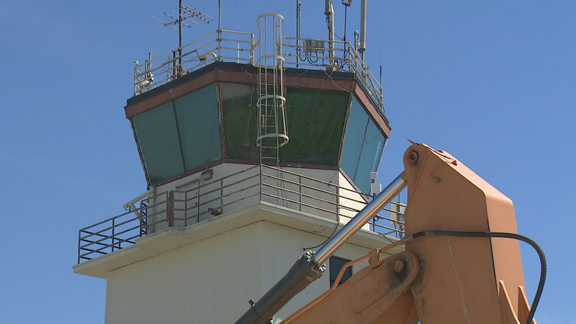 Ellington Airport breaks ground on new control tower | khou.com