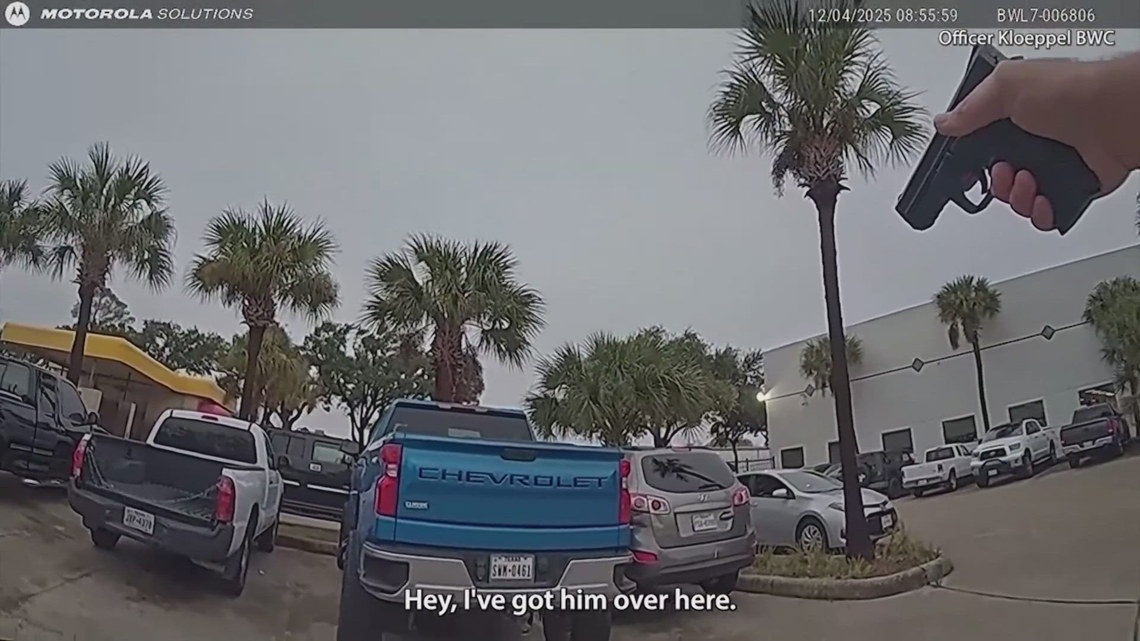 Bodycam Video Shows Intense Hpd Shootout With Wanted Suspect Khou