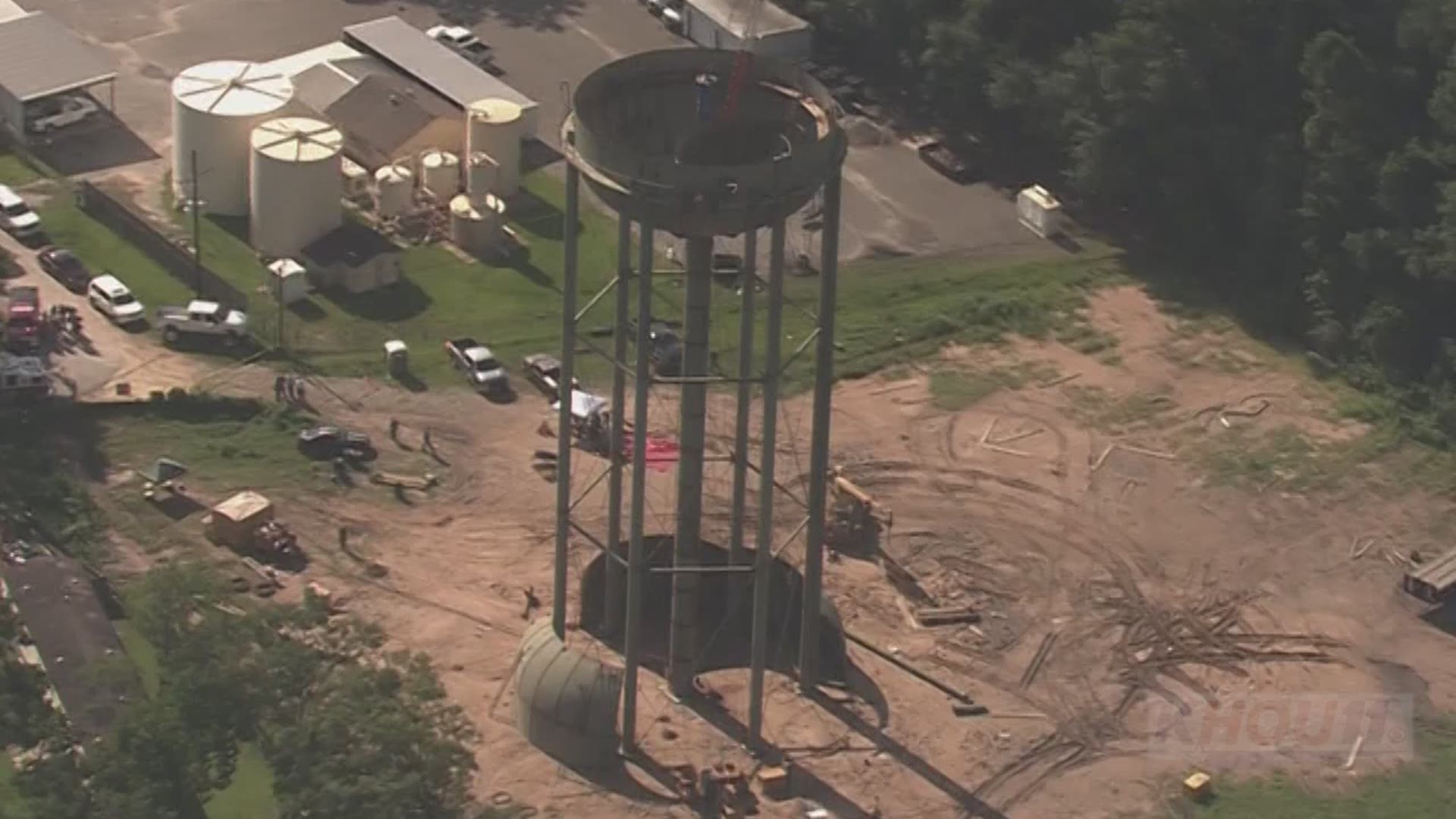 Worker killed when wall falls inside Porter water tower | khou.com