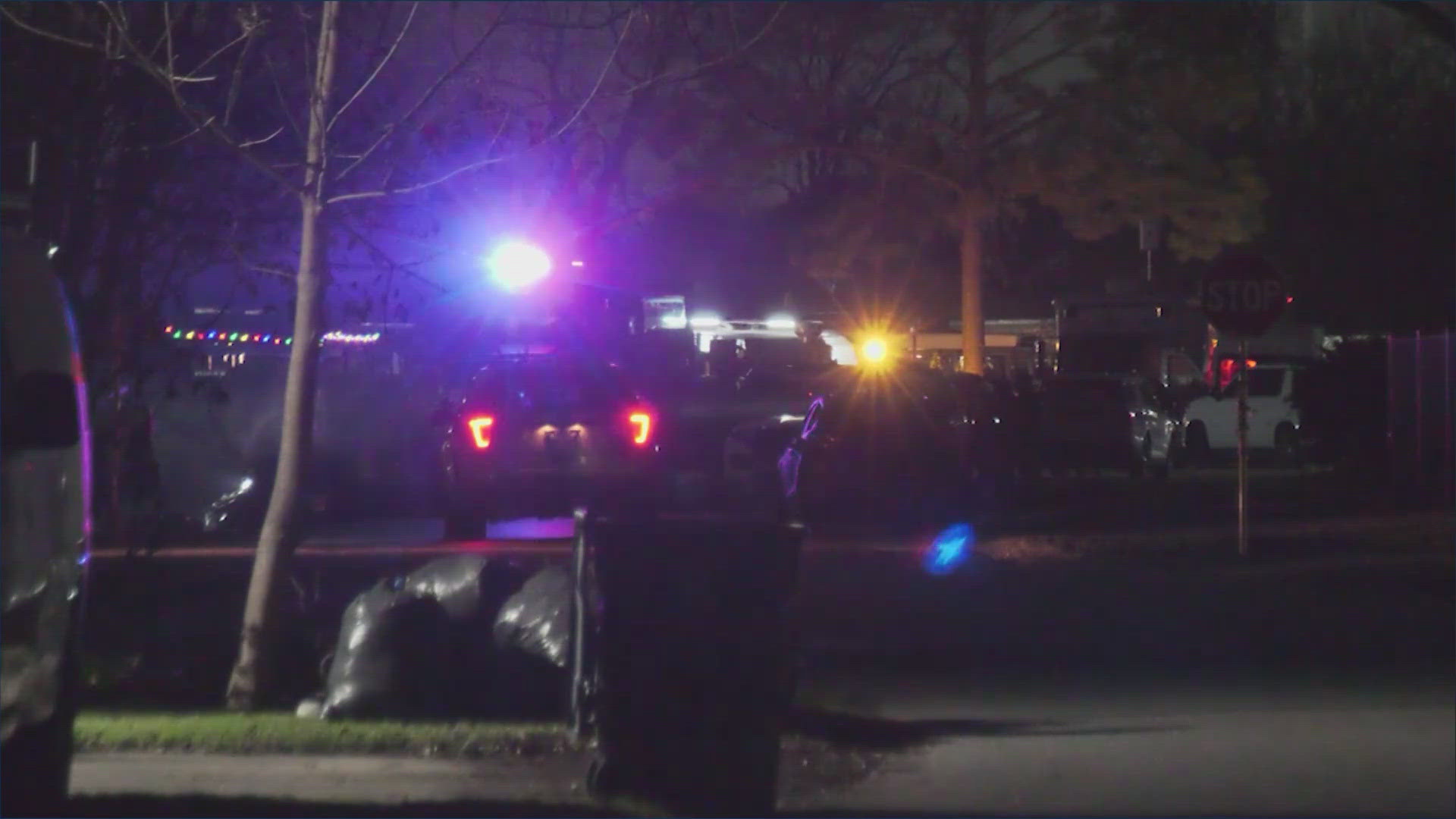 SWAT teams take barricaded man into custody after standoff at north Harris County home, sheriff ...