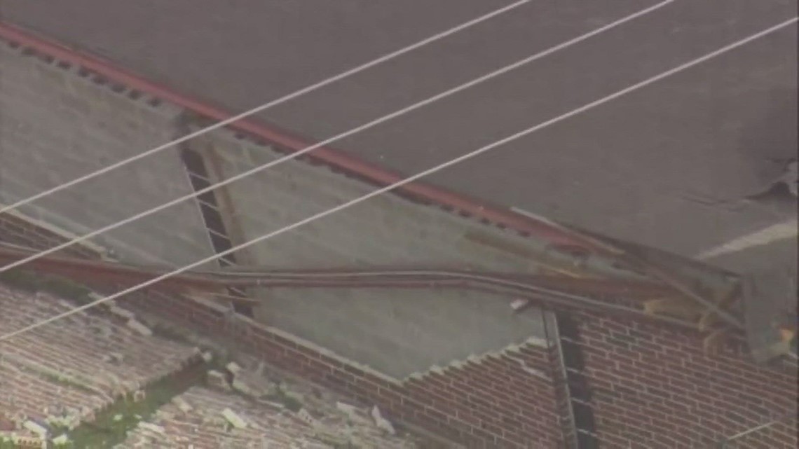 Raw: Building collapse in northeast Houston | khou.com