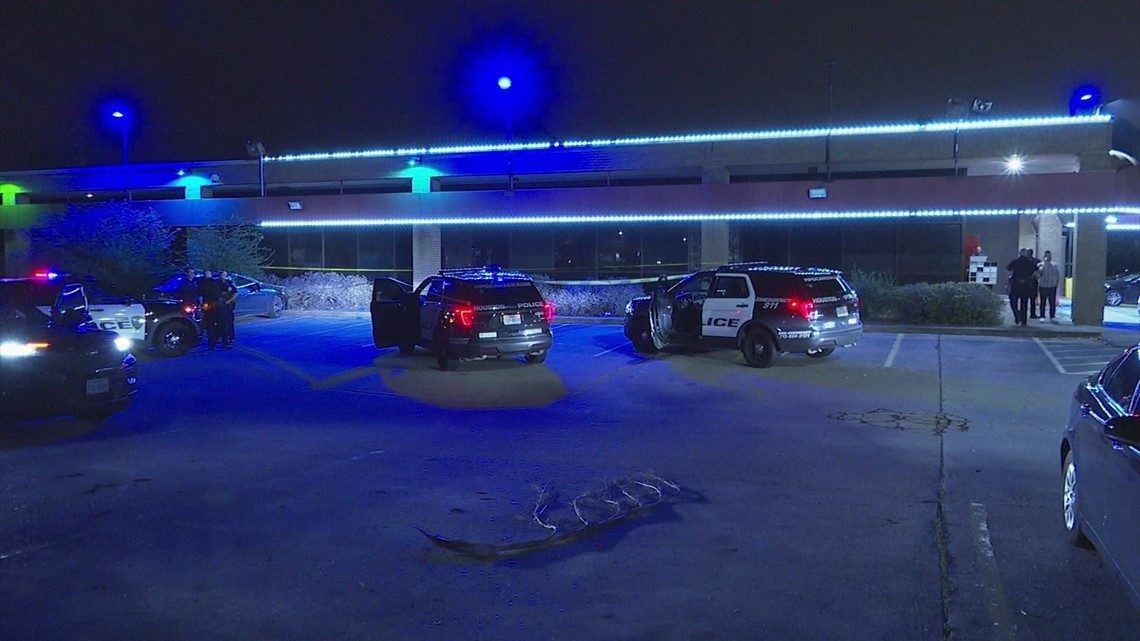 Man shot to death outside gentlemen's club in north Houston | khou.com