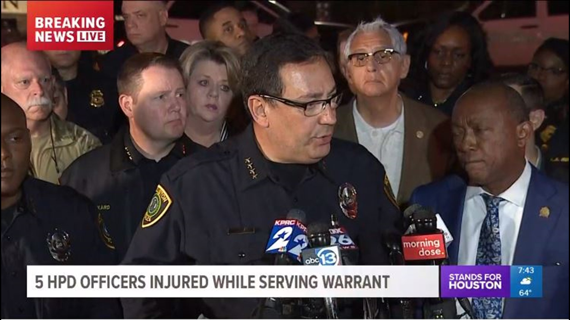 Five Houston Police Department officers shot; two in critical condition ...