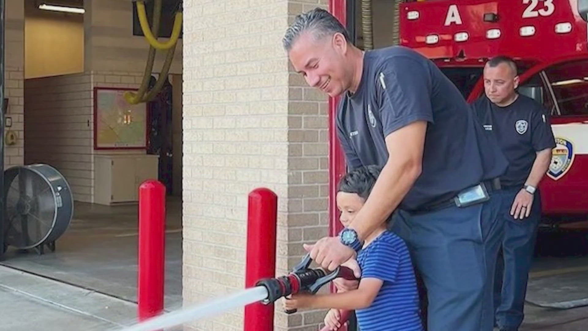Family, friends to pay their final respects to Houston firefighter ...