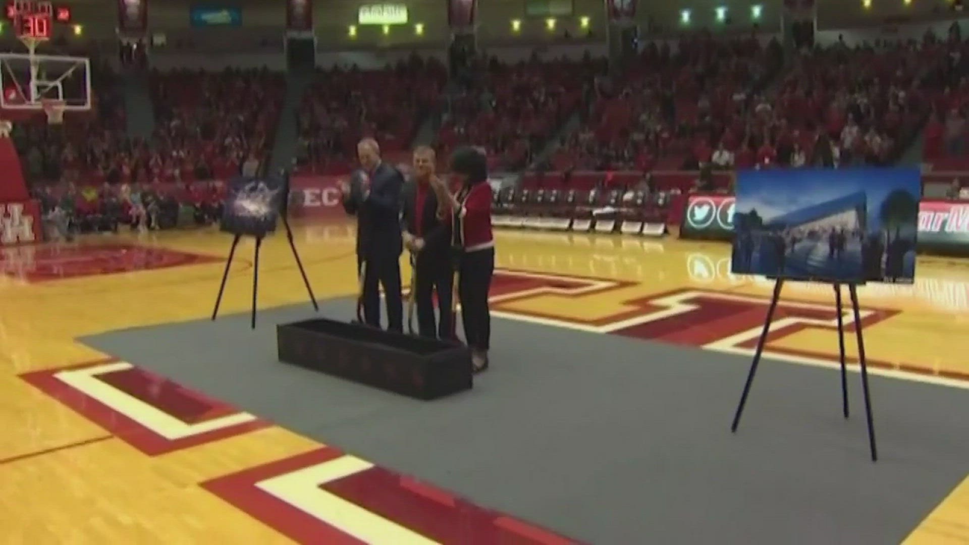 Houston bids farewell to Hofheinz Pavilion after nearly 48 years | khou.com
