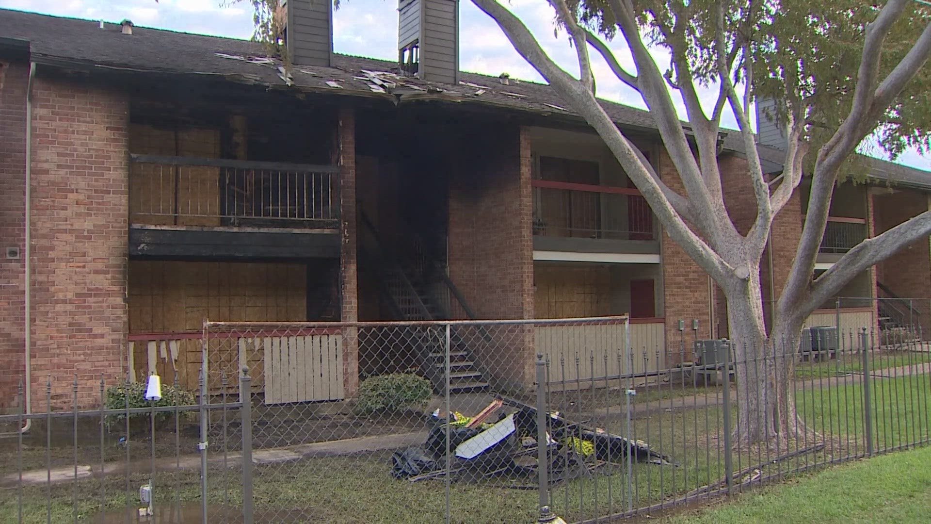 Arson arrest made in Clear Lake-area apartment fire: Court docs | khou.com