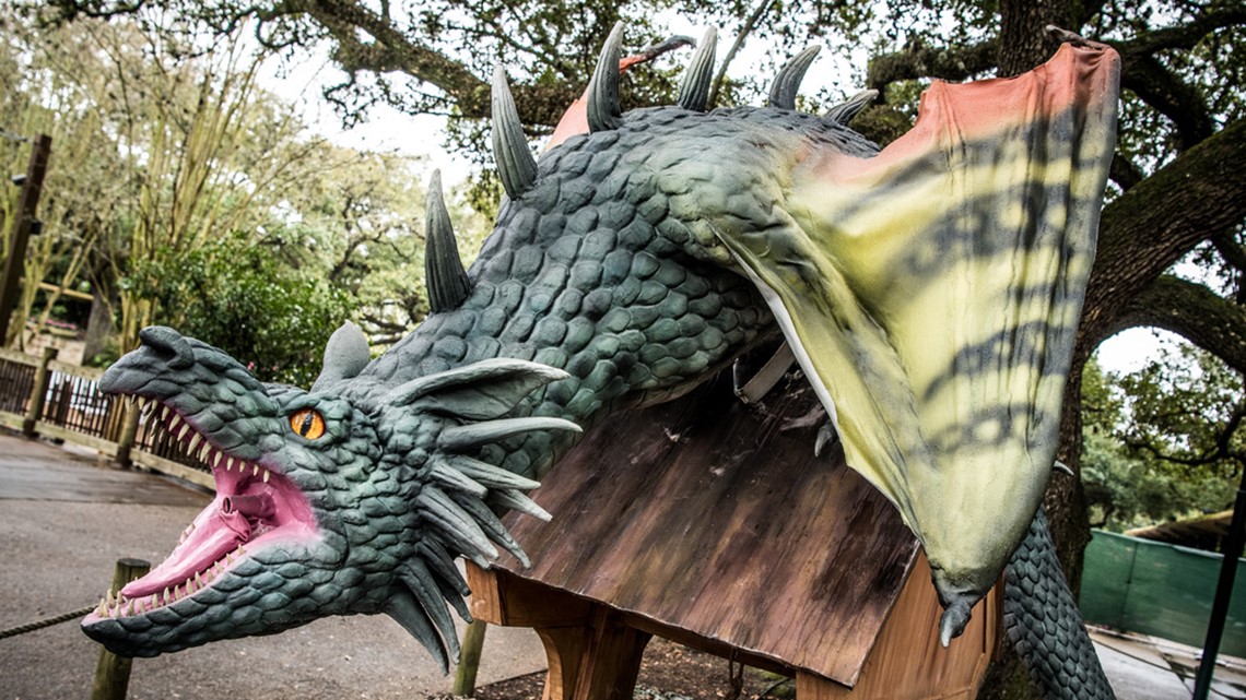 Animatronic ‘Dragons’ soar to the Houston Zoo | khou.com