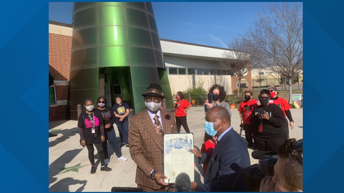 Atherton Elementary principal retires after 55-year career | khou.com